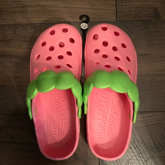 CROCS | Shoes | Nwt Authentic Japanese Strawberry Crocs Strawb Crocs ...